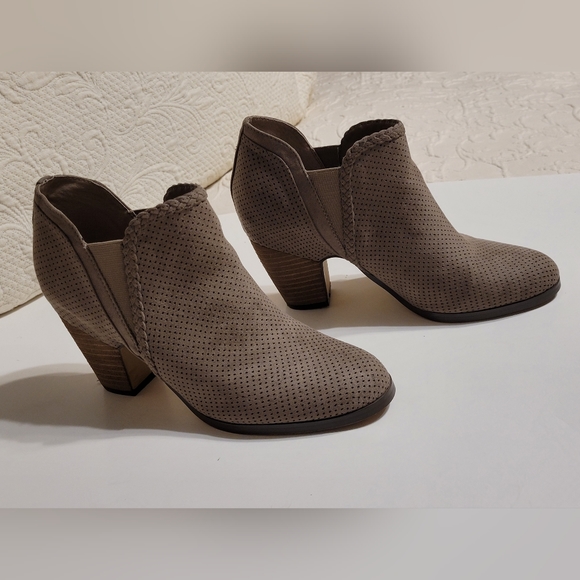 Shoes | Croma Vintage Gray Booties Size 8m | Poshmark